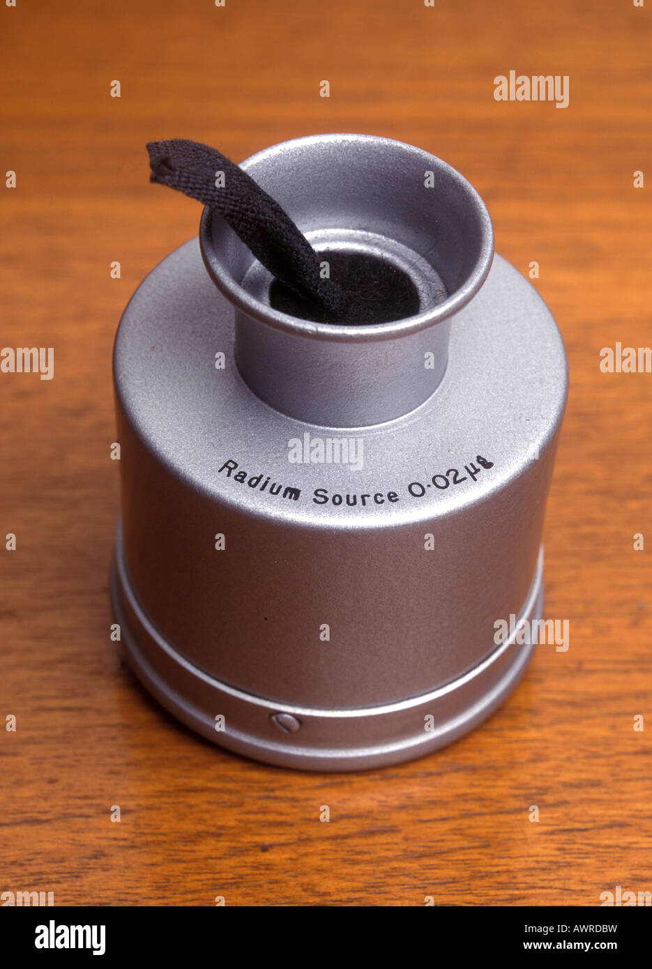 Radioactive source experiment hi-res stock photography and images - Alamy