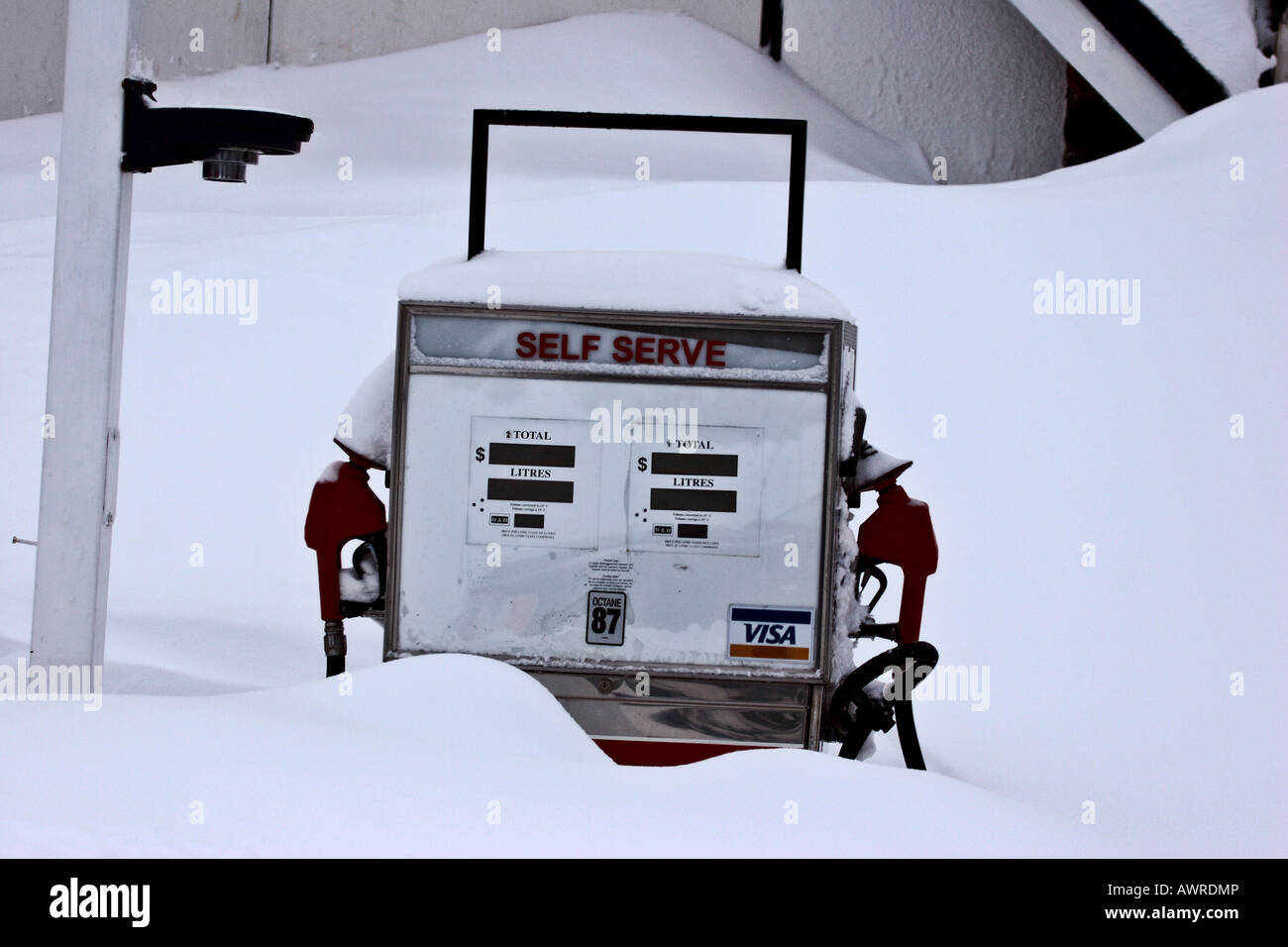 Covered pump hi-res stock photography and images - Alamy