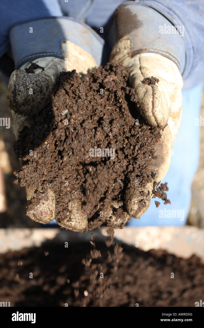 Friable soil hi-res stock photography and images - Alamy