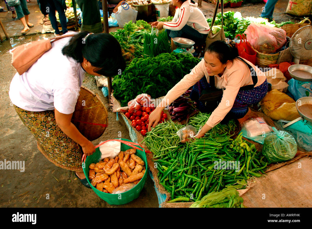 Laos Vientiane Talat Sao Morning Market vegetable stall Stock Photo - Alamy