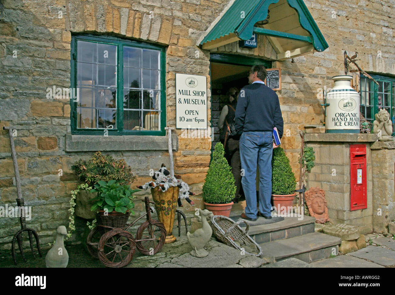 The old mill shop and museum hi-res stock photography and images - Alamy