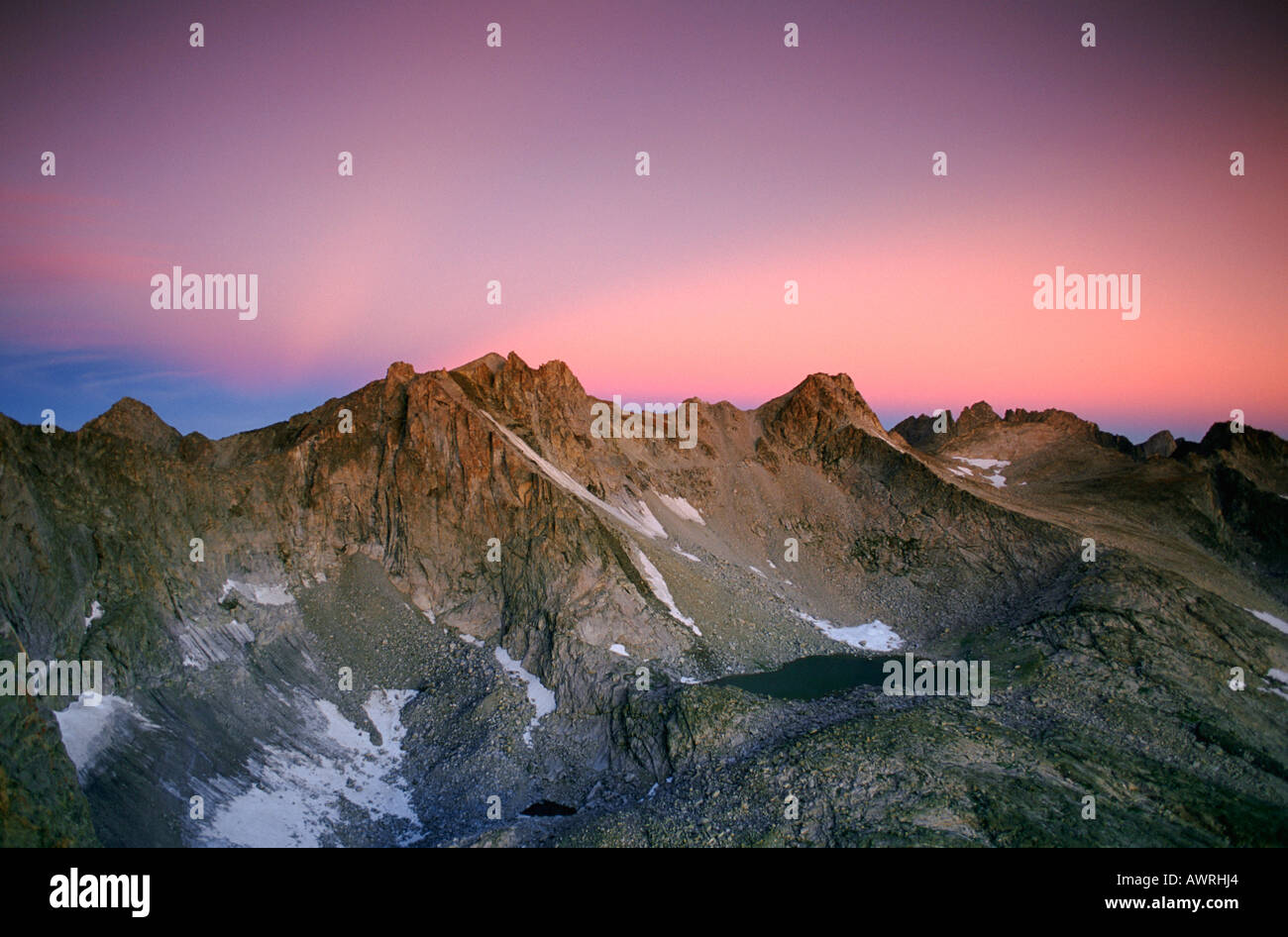 Earth mountain range hi-res stock photography and images - Alamy