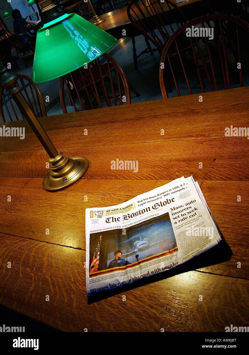 Newspaper library hi-res stock photography and images - Alamy