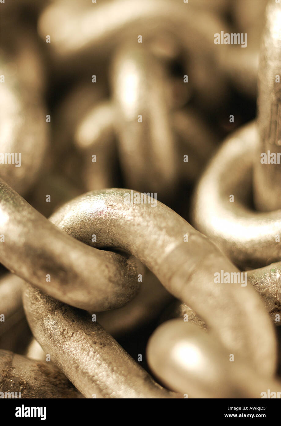 Metal chain, extreme close-up Stock Photo - Alamy
