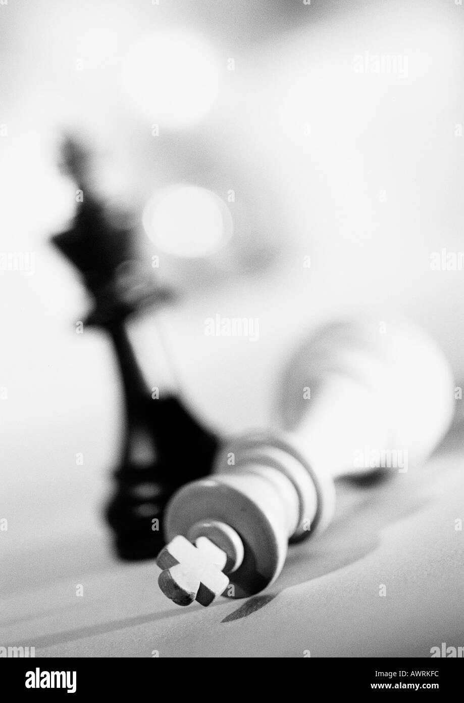 Fallen chess pieces Black and White Stock Photos & Images - Alamy