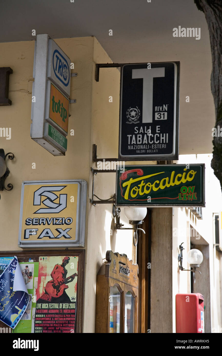 Tabacchi store hi-res stock photography and images - Alamy