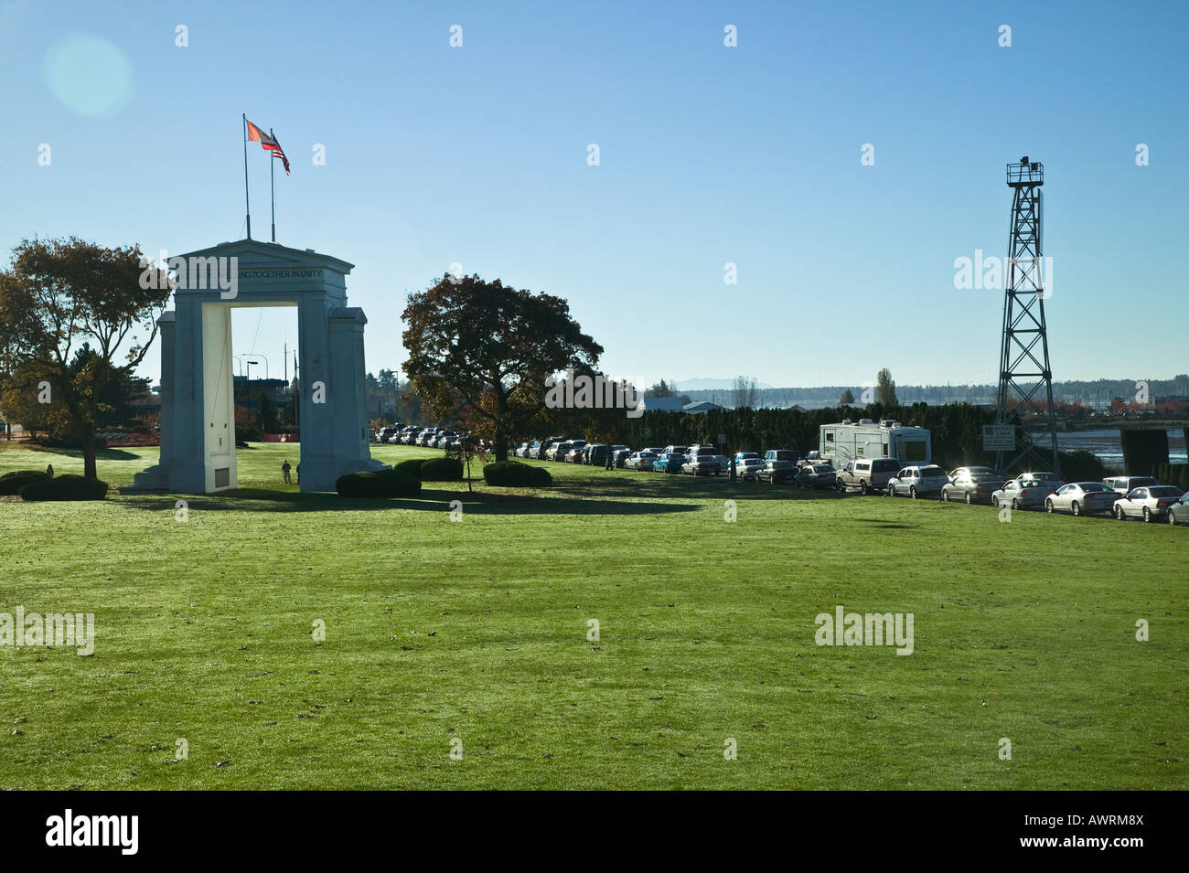 Peace arch border crossing hi-res stock photography and images - Alamy