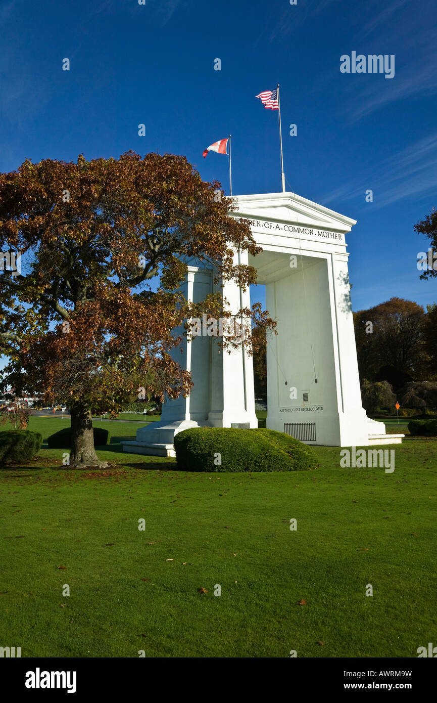 Peace arch border crossing hi-res stock photography and images - Alamy