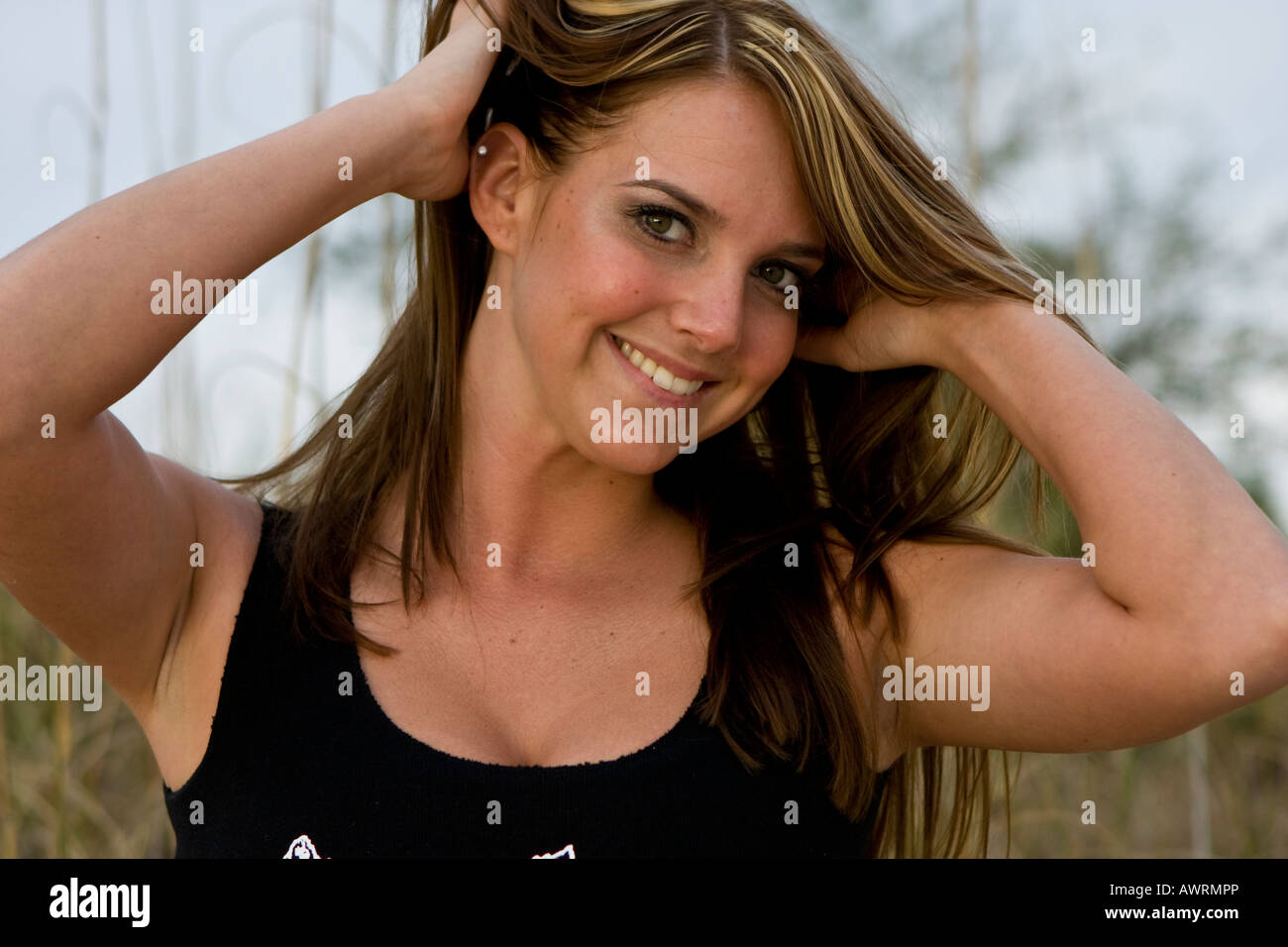 Hooters girl hi-res stock photography and images - Alamy