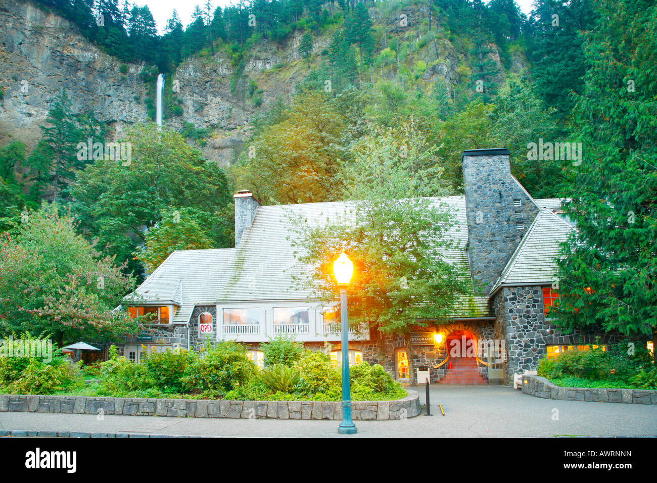 Columbia gorge hotel hi-res stock photography and images - Alamy