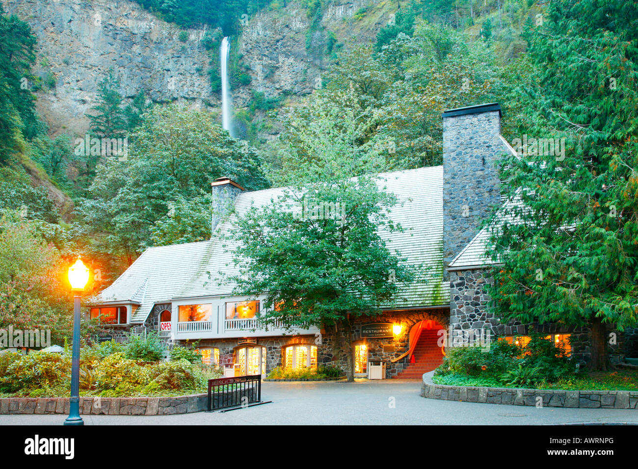Columbia gorge hotel hi-res stock photography and images - Alamy