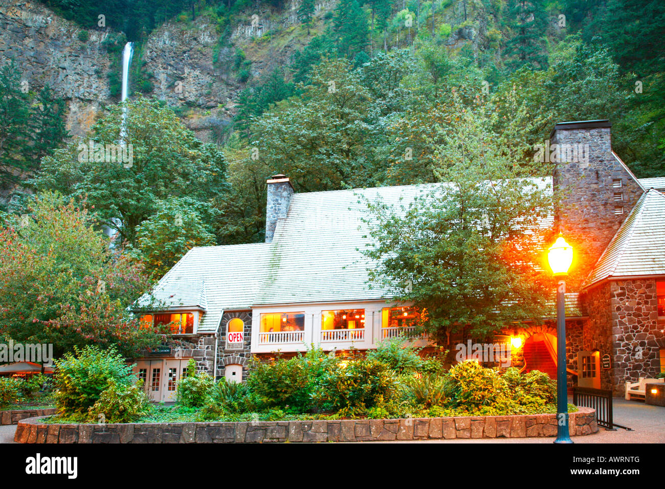 Columbia gorge hotel hi-res stock photography and images - Alamy