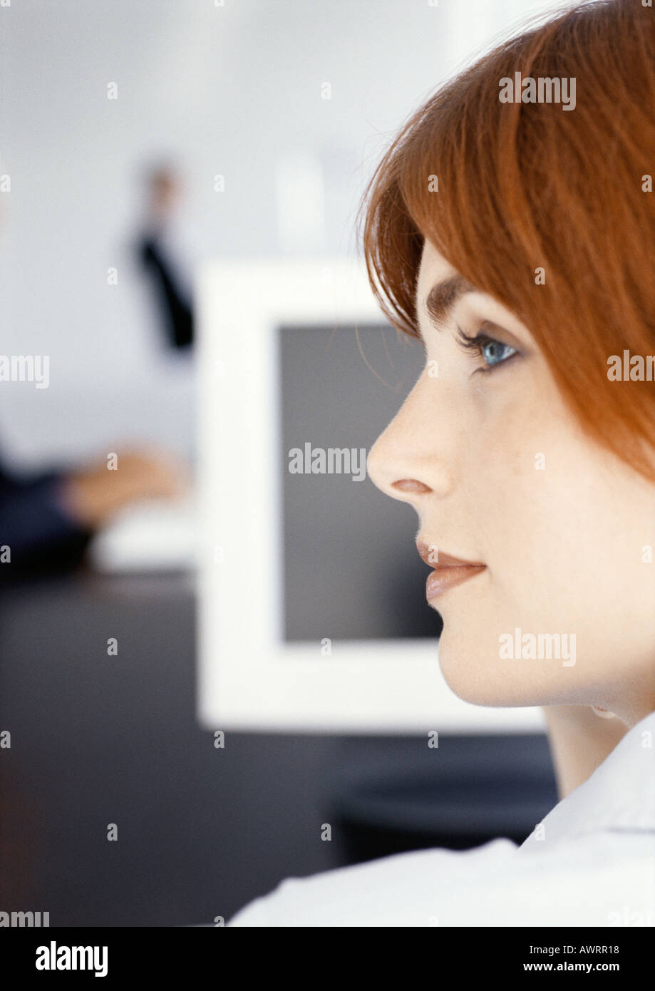 Womans head profile hi-res stock photography and images - Alamy