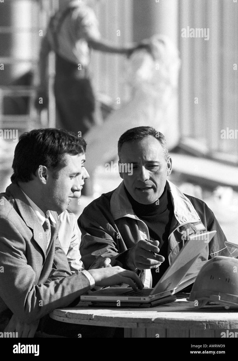 Outside using laptop Black and White Stock Photos & Images - Alamy