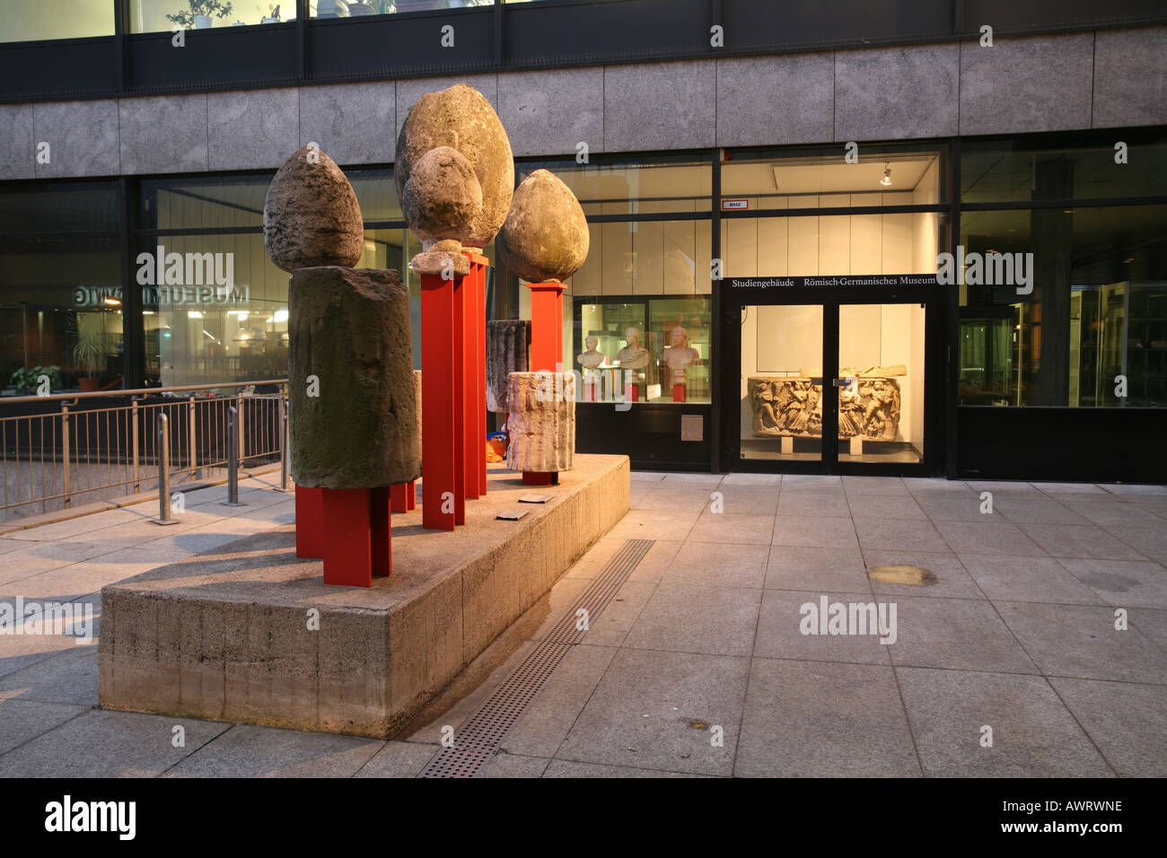German roman sculpture hi-res stock photography and images - Alamy