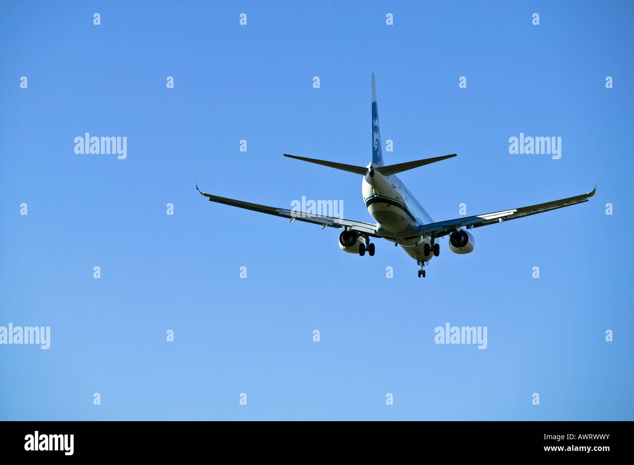 Low flying jet inbound for landing at Vancouver International Airport ...