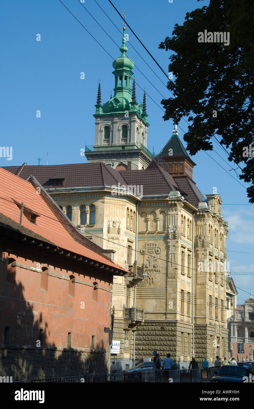 Sightseeing armoury house building hi-res stock photography and images ...