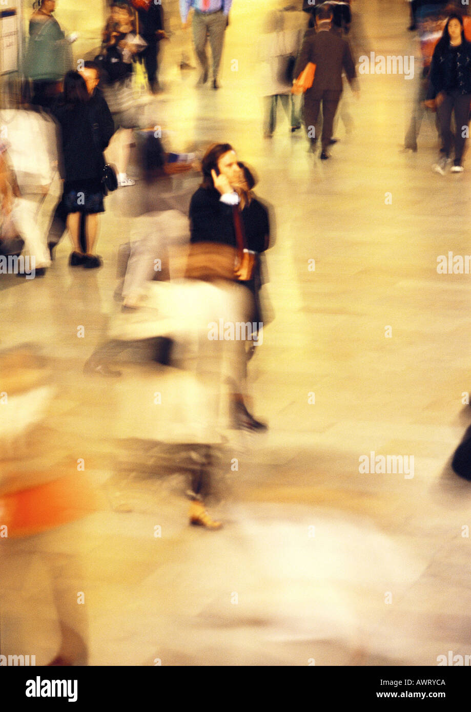 Mobile phones crowd commuters hi-res stock photography and images - Alamy