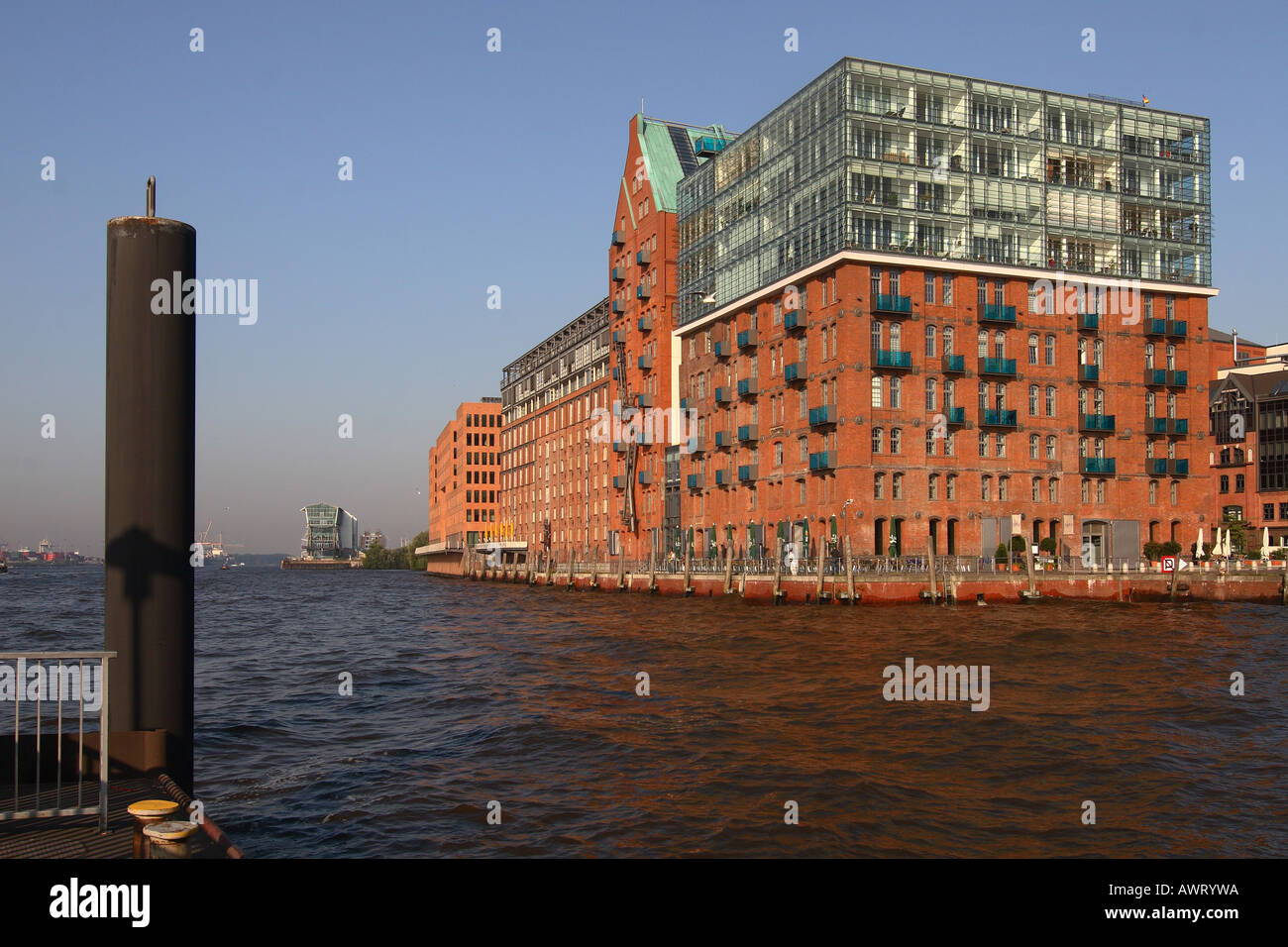 Multi storey warehouse hi-res stock photography and images - Alamy