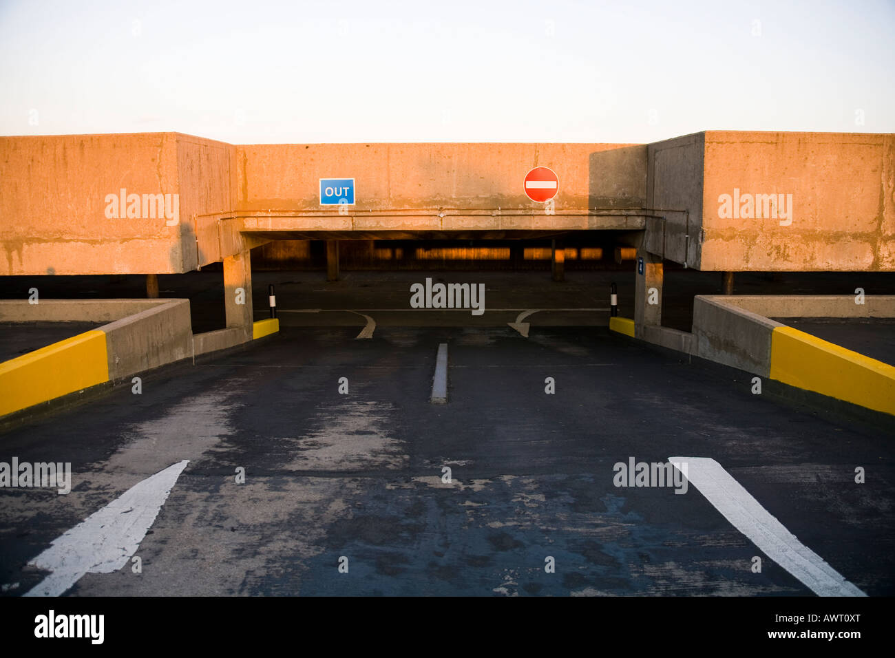 Top floor of a desolate car park Stock Photo - Alamy