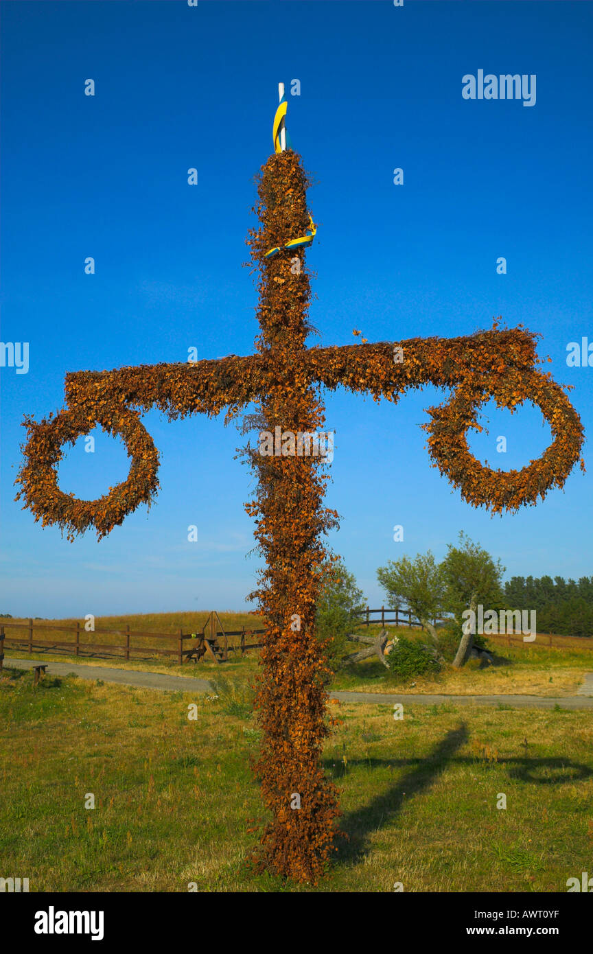 Midsummer celebrations sweden hi-res stock photography and images - Alamy