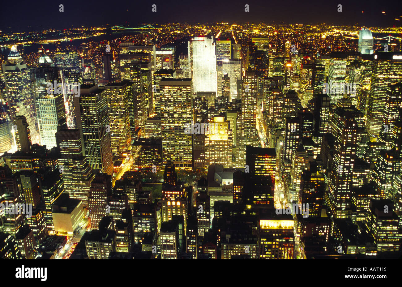 The Manhatten Skyline pre 9 11 from the Empire State Building at dusk ...