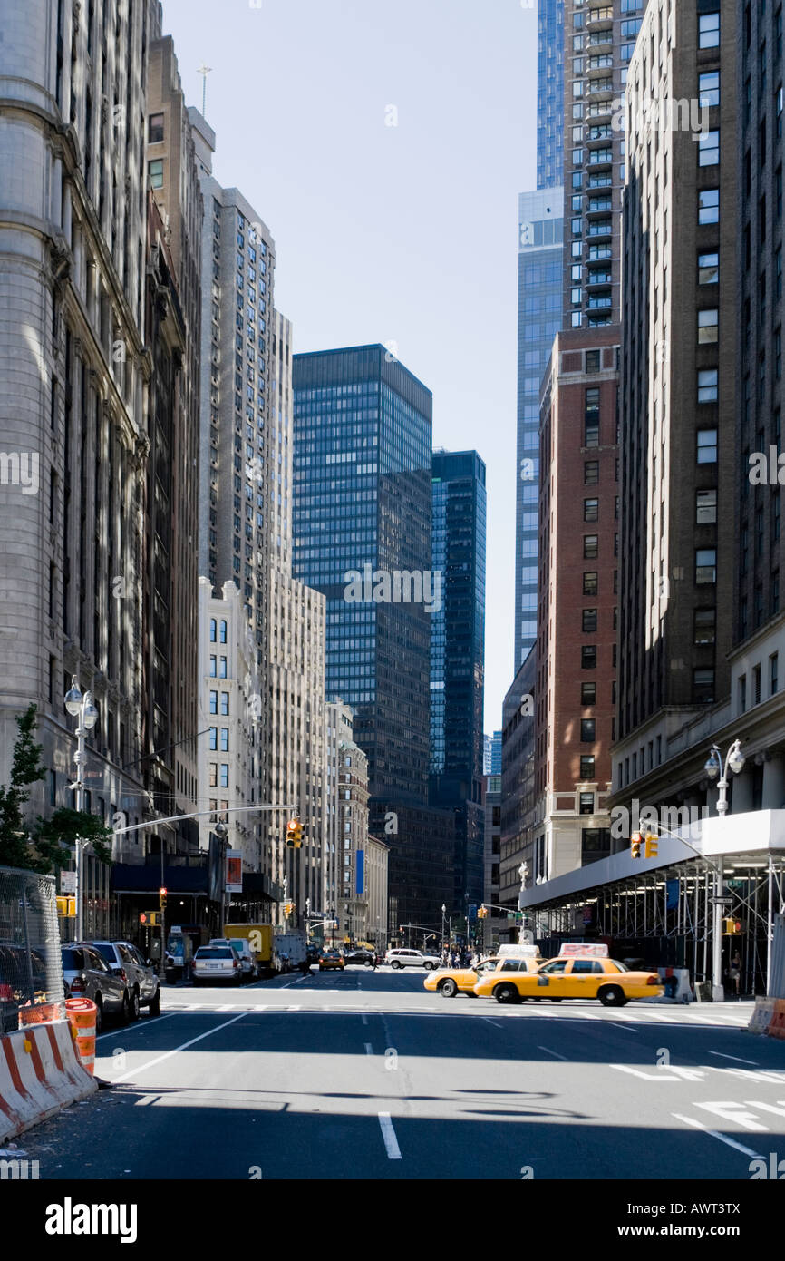 Empty nyc office building hi-res stock photography and images - Alamy