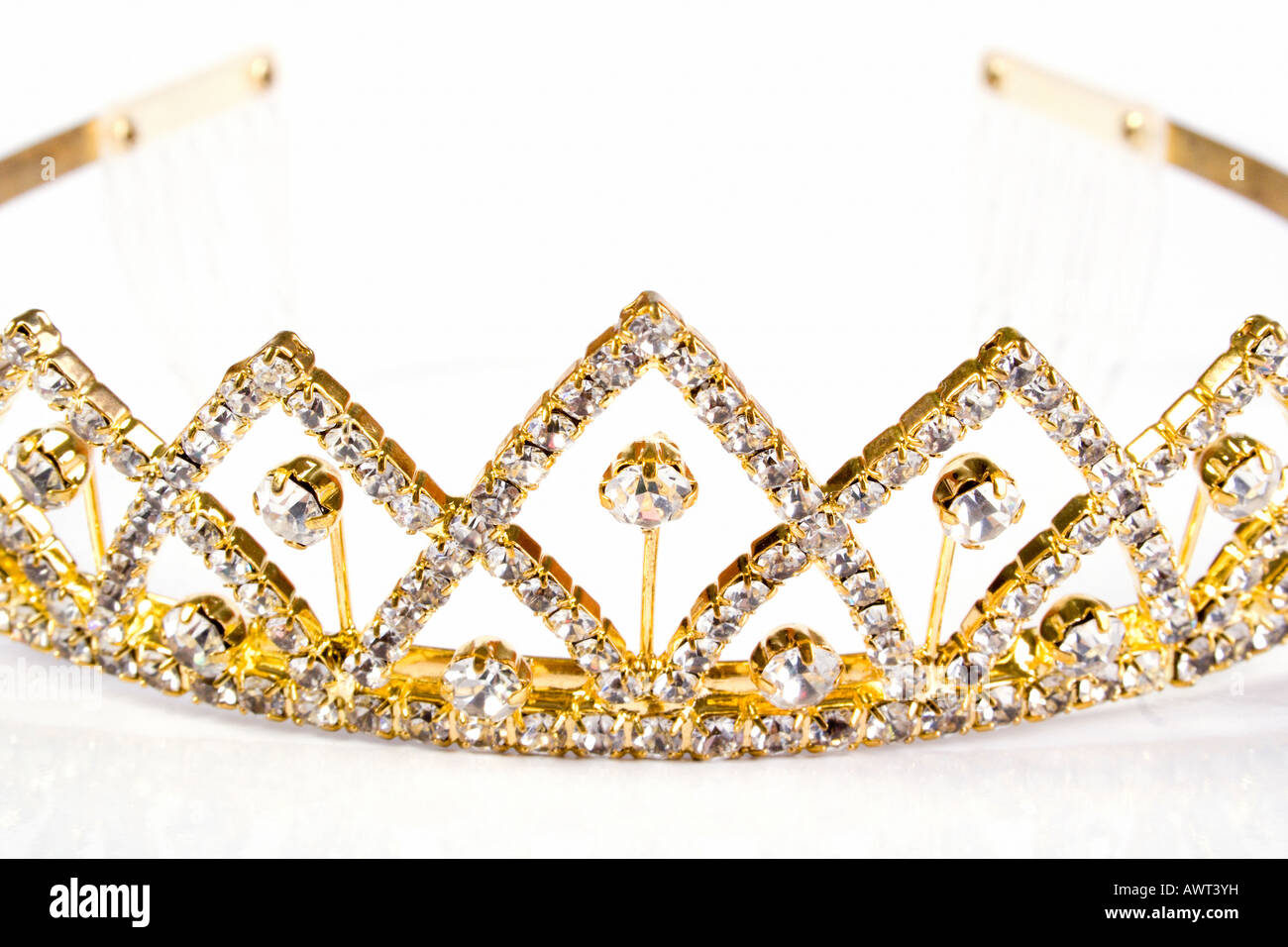 Queen gold crown Stock Photo - Alamy