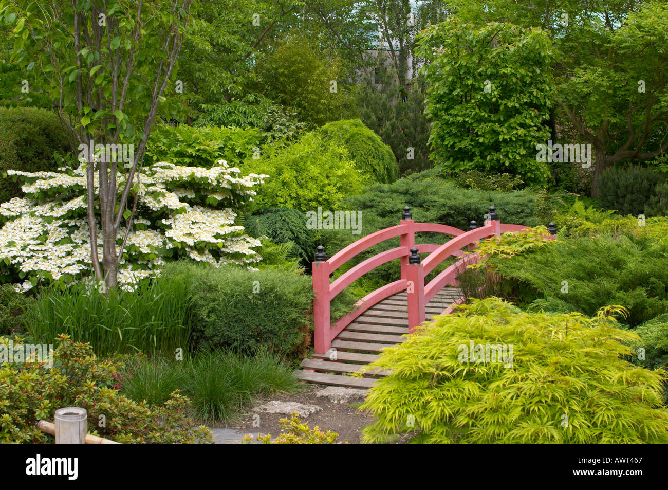 Red painted bridge in japanese hi-res stock photography and images - Alamy
