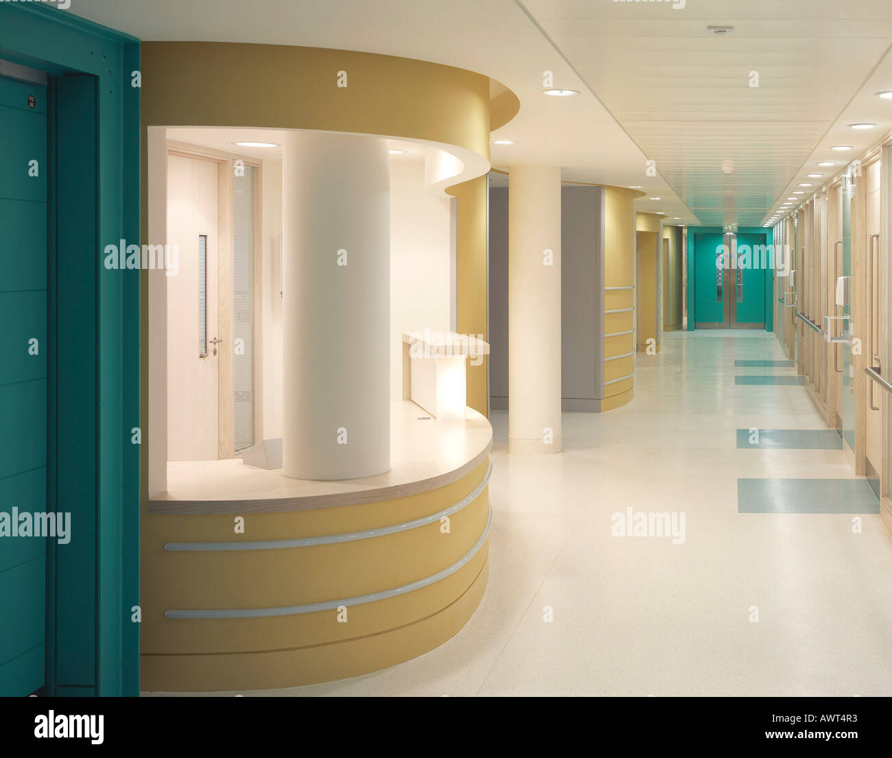 Inside hospital great britain hi-res stock photography and images - Alamy