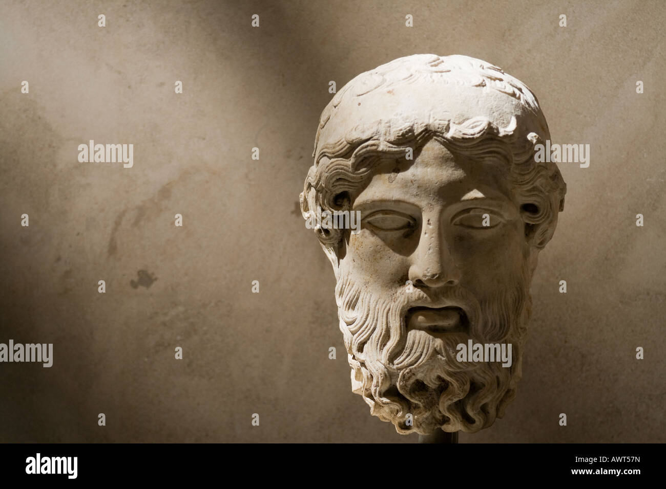 Greek head hi-res stock photography and images - Alamy