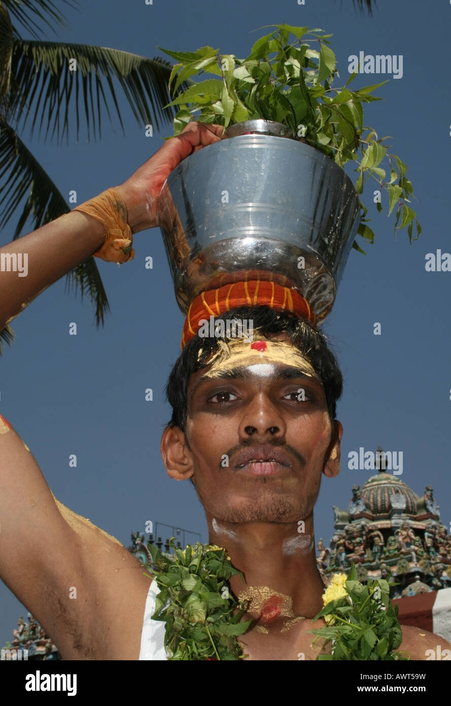 Hindu ritual worship water pot hi-res stock photography and images - Alamy