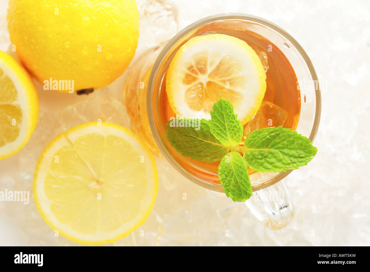 Ice lemon tea Stock Photo - Alamy