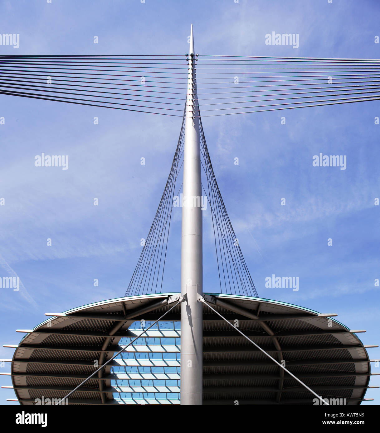 The great gateway into the city date hi-res stock photography and ...