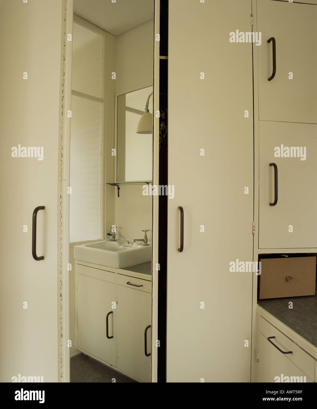 Isokon interior hi-res stock photography and images - Alamy