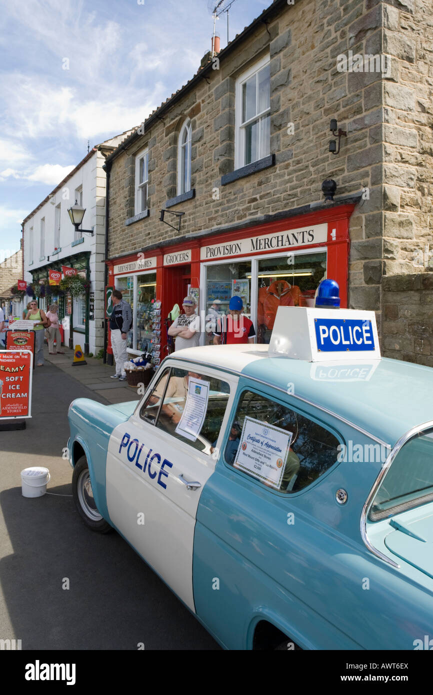 Police car 1960s hi-res stock photography and images - Alamy
