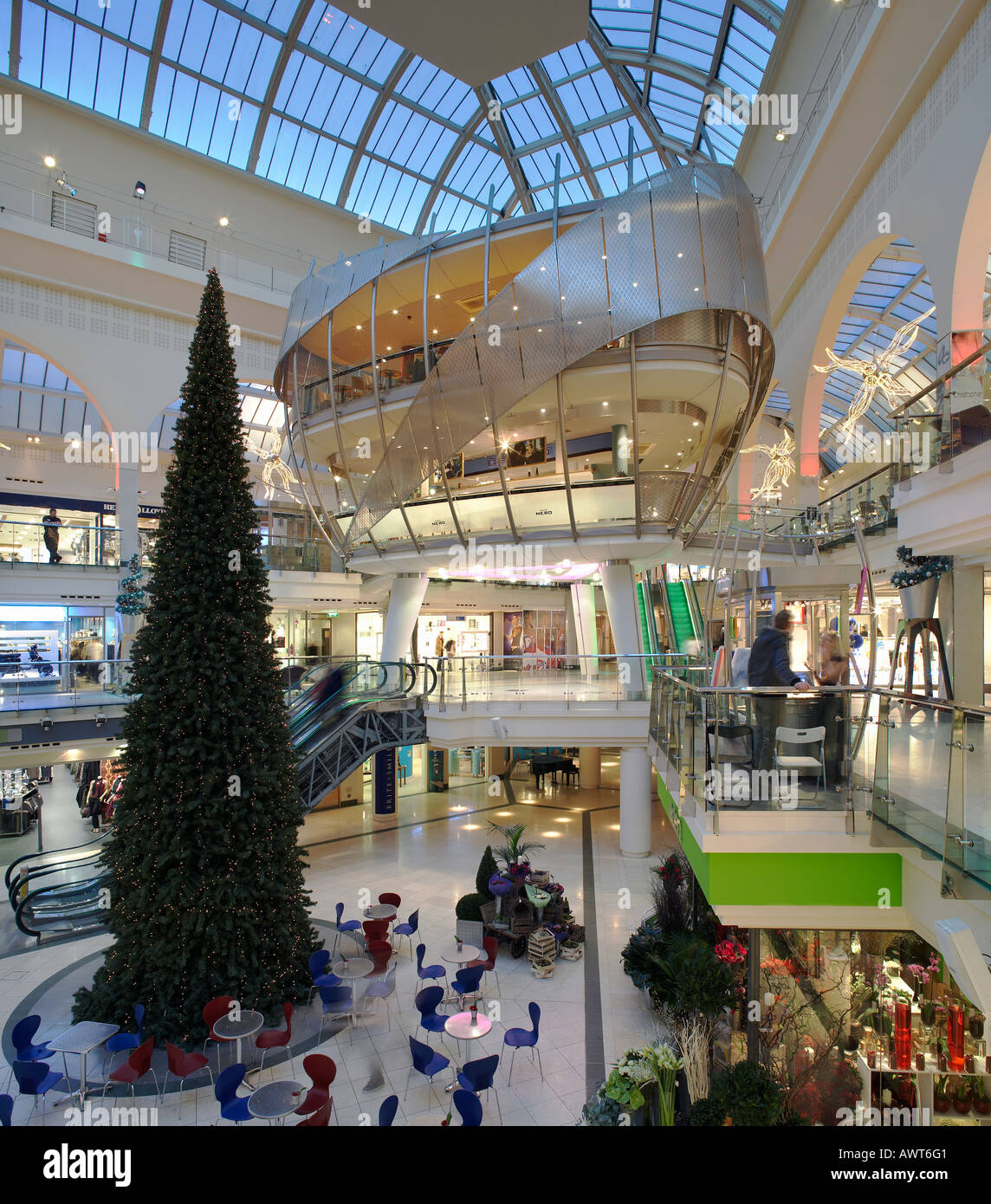 TRIANGLE SHOPPING CENTRE, MANCHESTER, UK Stock Photo - Alamy