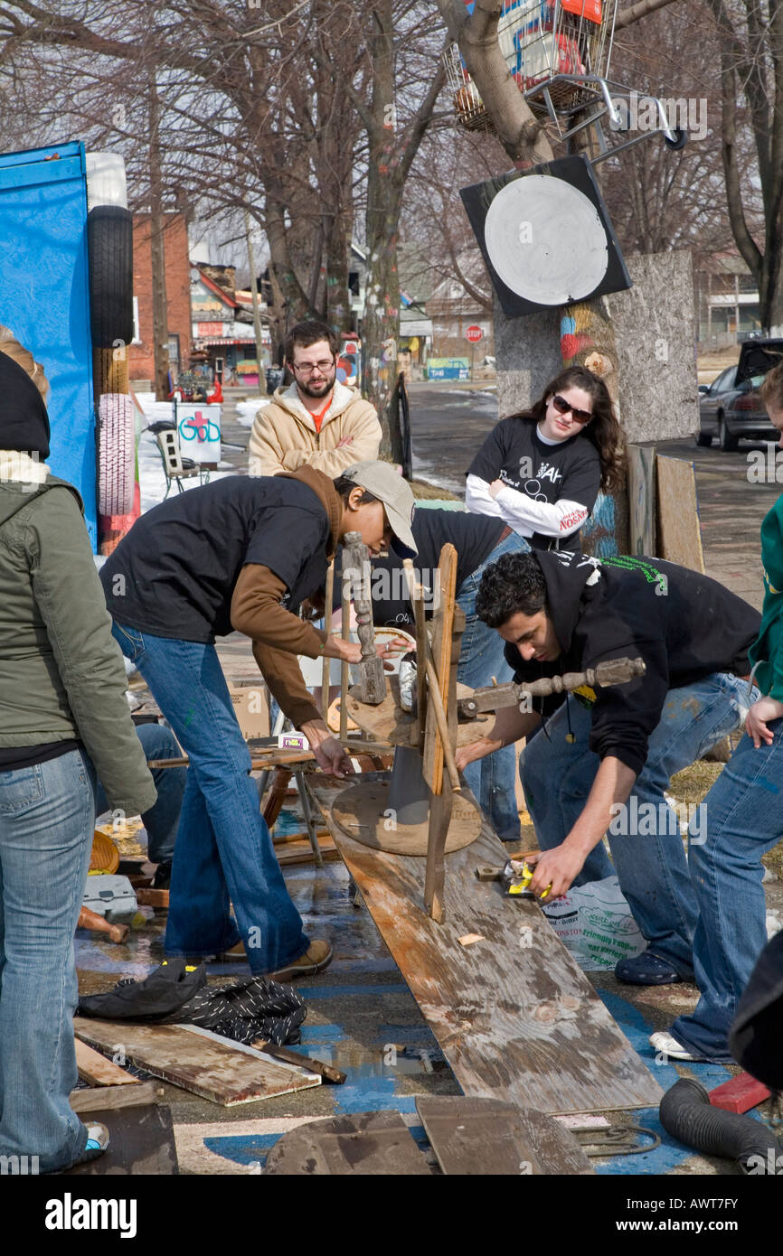 College Student Volunteers in Alternative Spring Break Stock Photo - Alamy