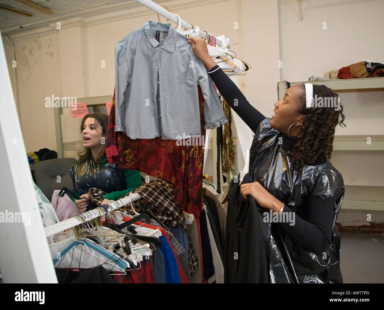College Student Volunteers in Alternative Spring Break Stock Photo - Alamy