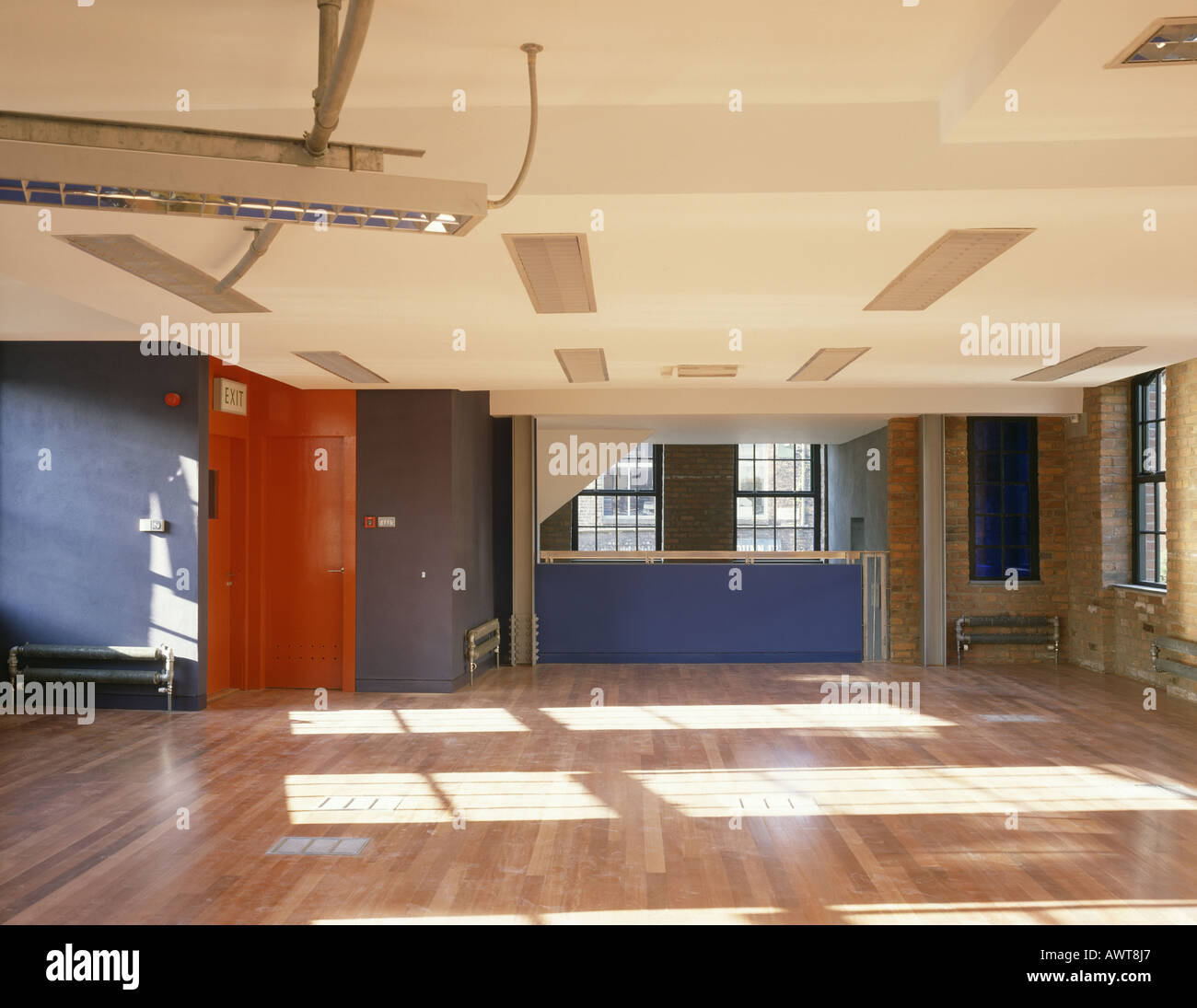 Inside modern factory uk hi-res stock photography and images - Alamy