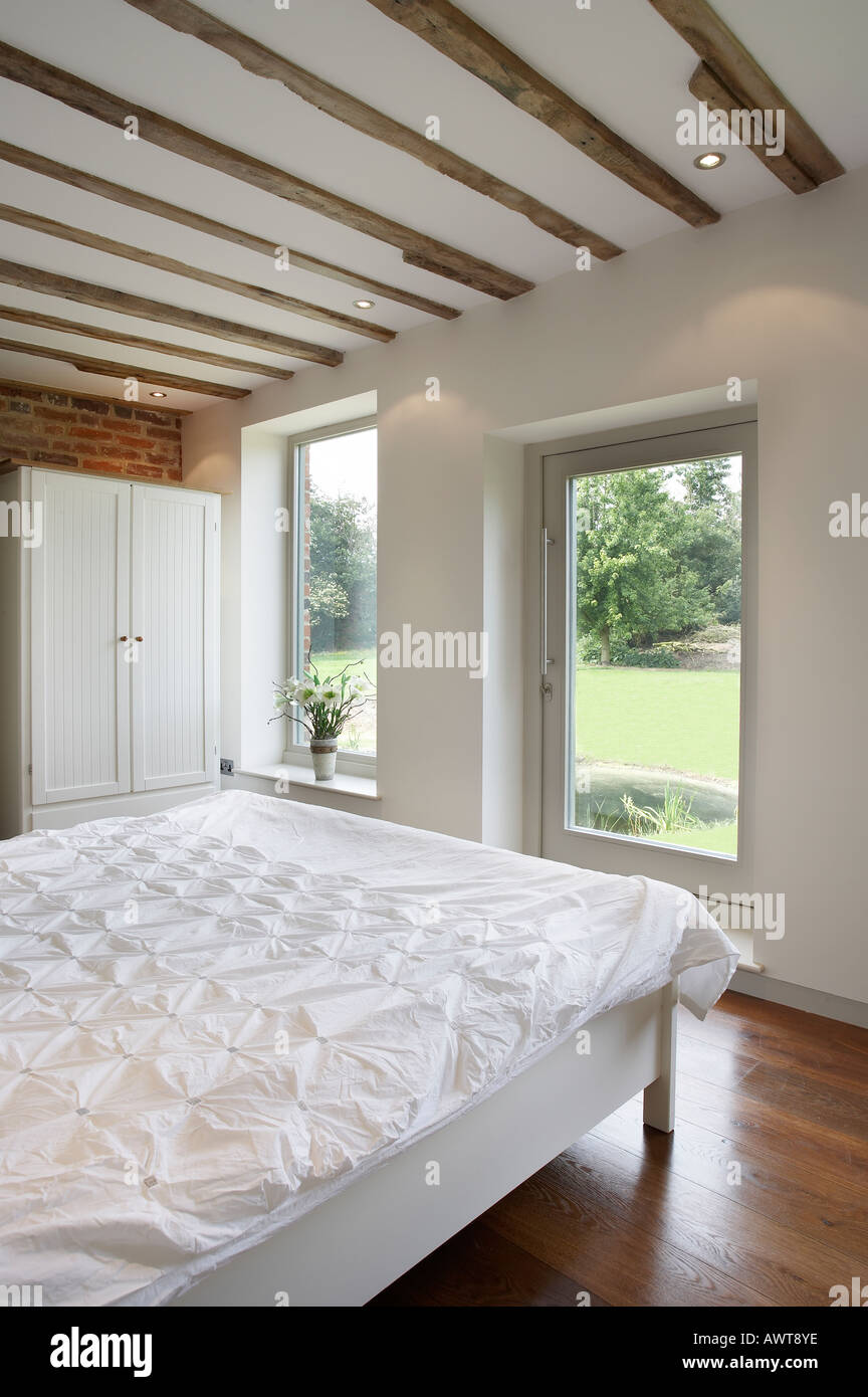 Modern barn conversion uk with view hi-res stock photography and images ...