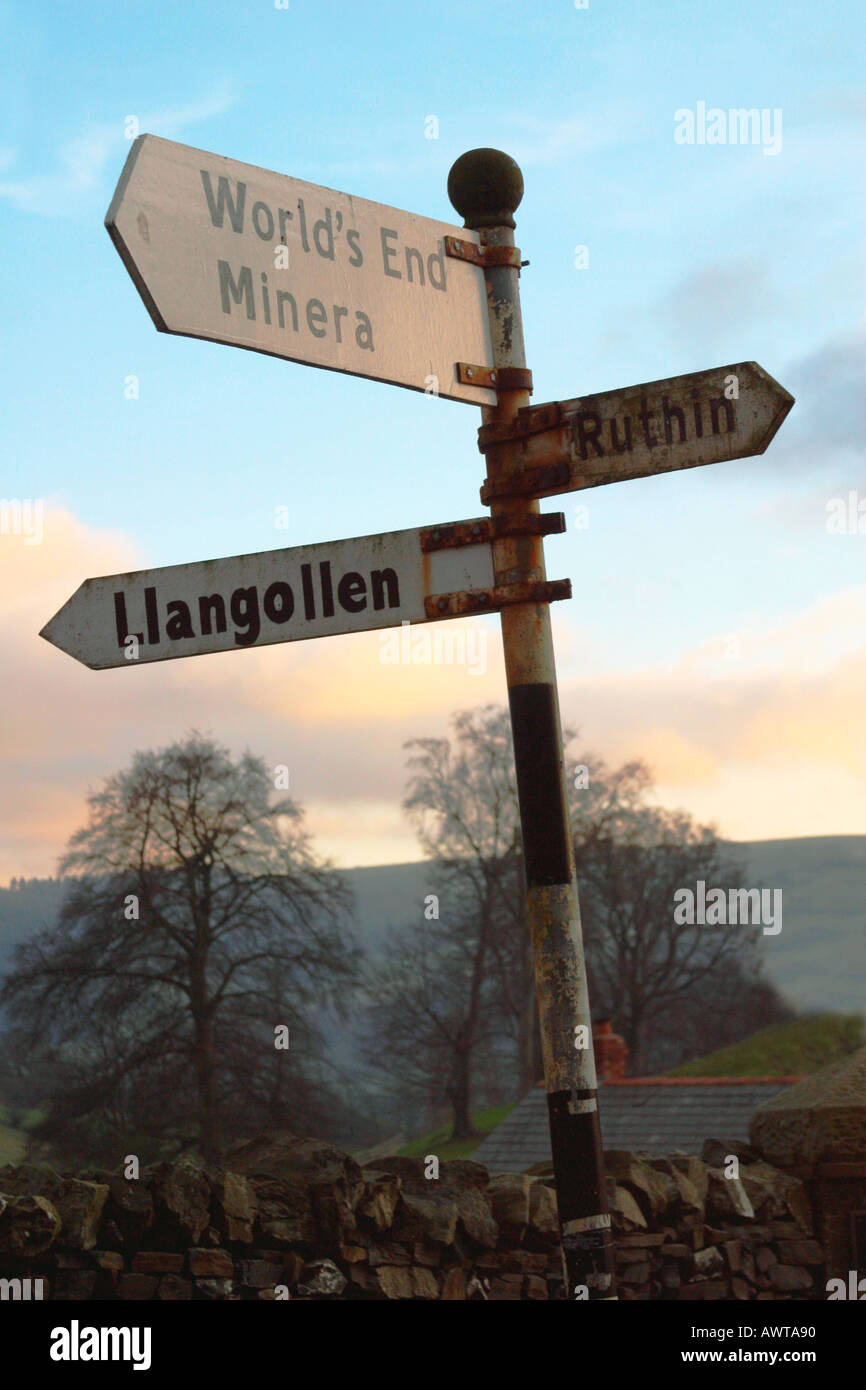 Worlds hi-res stock photography and images - Alamy