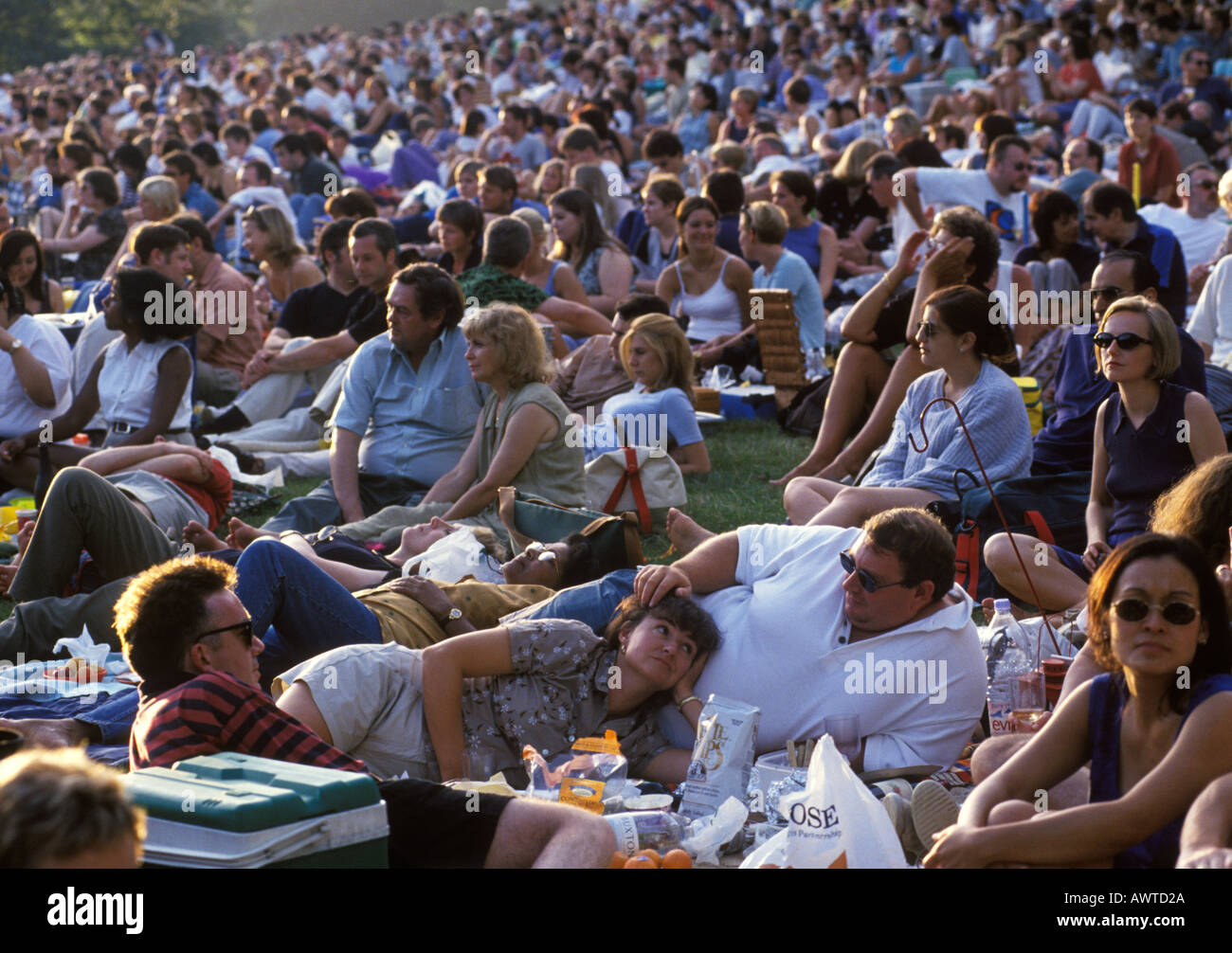Open air concerts hi-res stock photography and images - Alamy