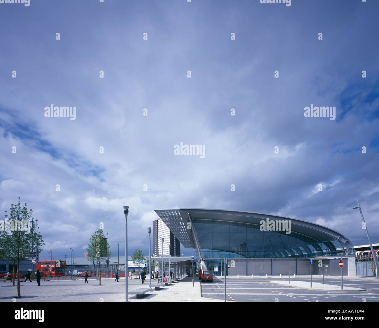 STRATFORD UNDERGROUND STATION - JUBILEE LINE, LONDON, UK Stock Photo ...