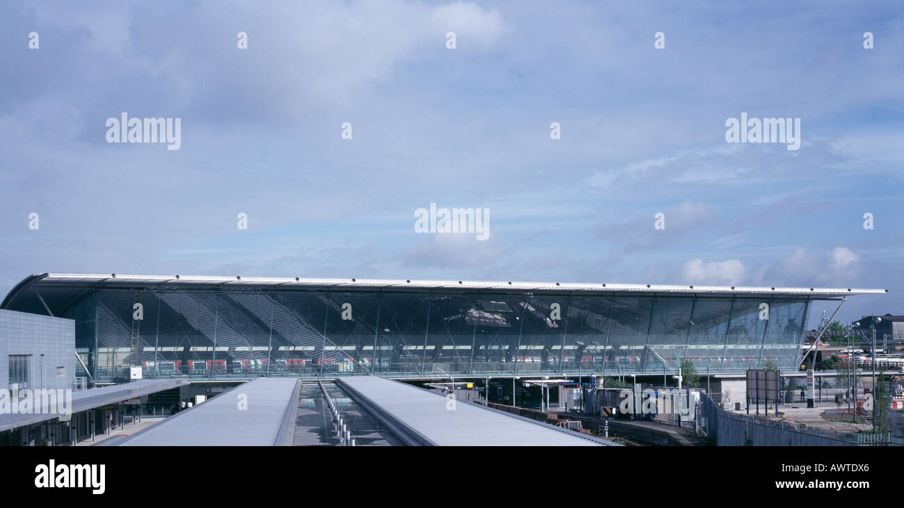 STRATFORD UNDERGROUND STATION - JUBILEE LINE, LONDON, UK Stock Photo ...