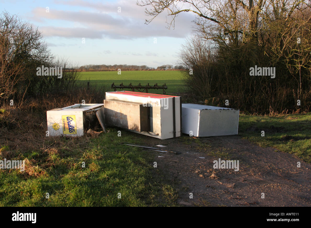 Fly tipping refrigerator hi-res stock photography and images - Alamy