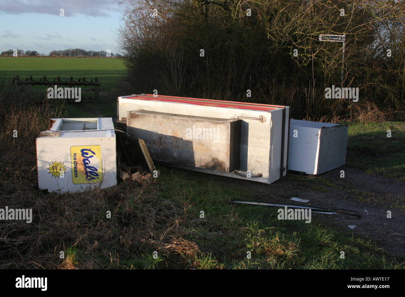 Fly tipping refrigerator hi-res stock photography and images - Alamy