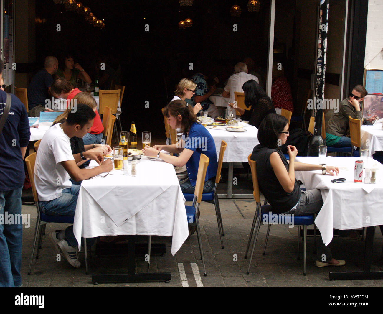 alfresco outdoor indian restaurant diners eating annual brick lane food ...