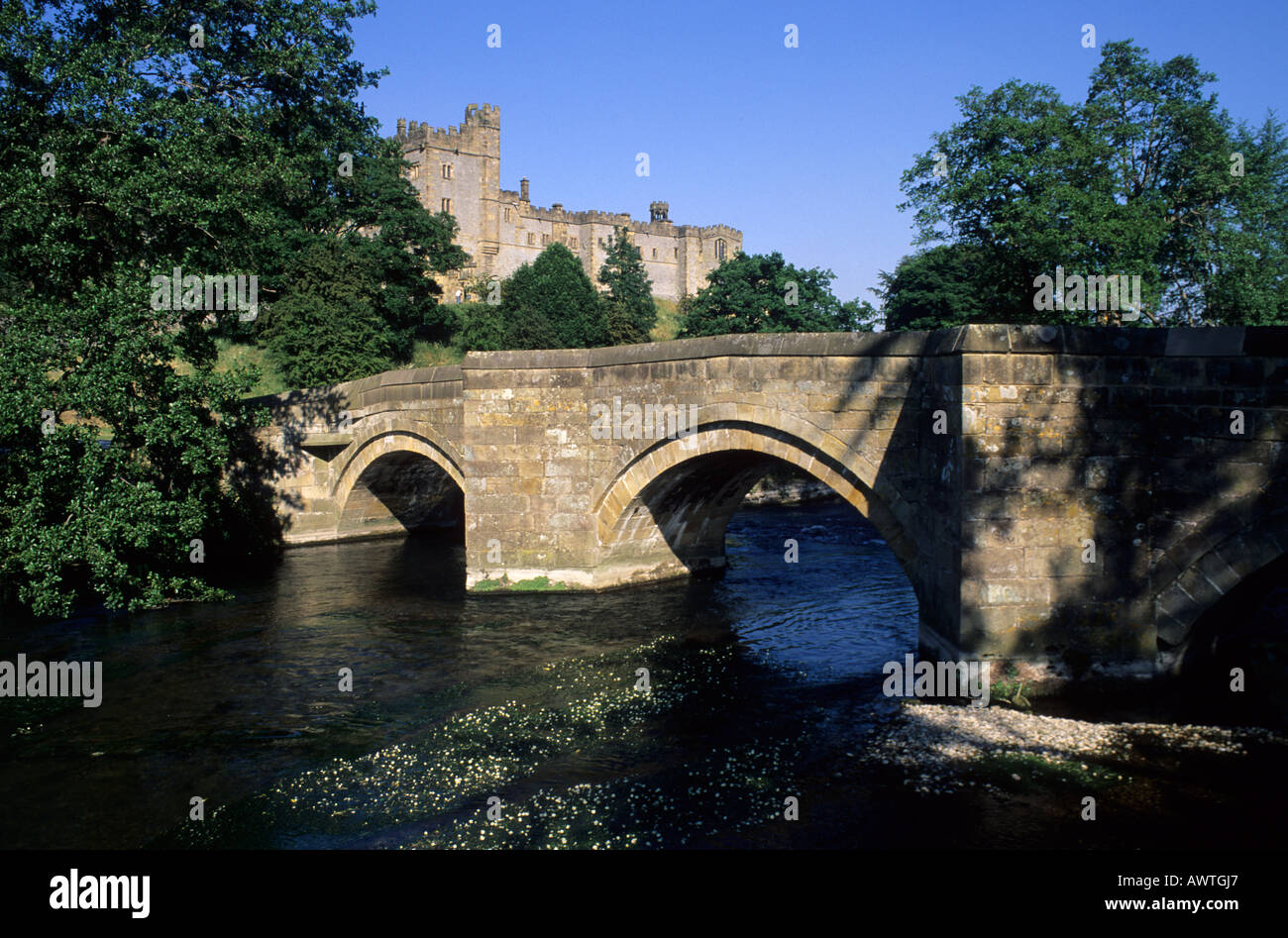 Haddon hall bridge hi-res stock photography and images - Alamy