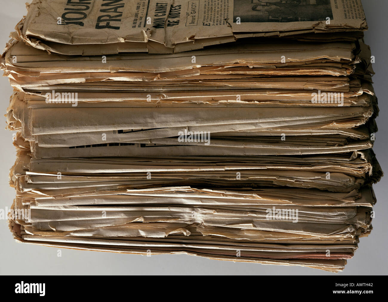 Pile of old newspaper, close-up Stock Photo - Alamy